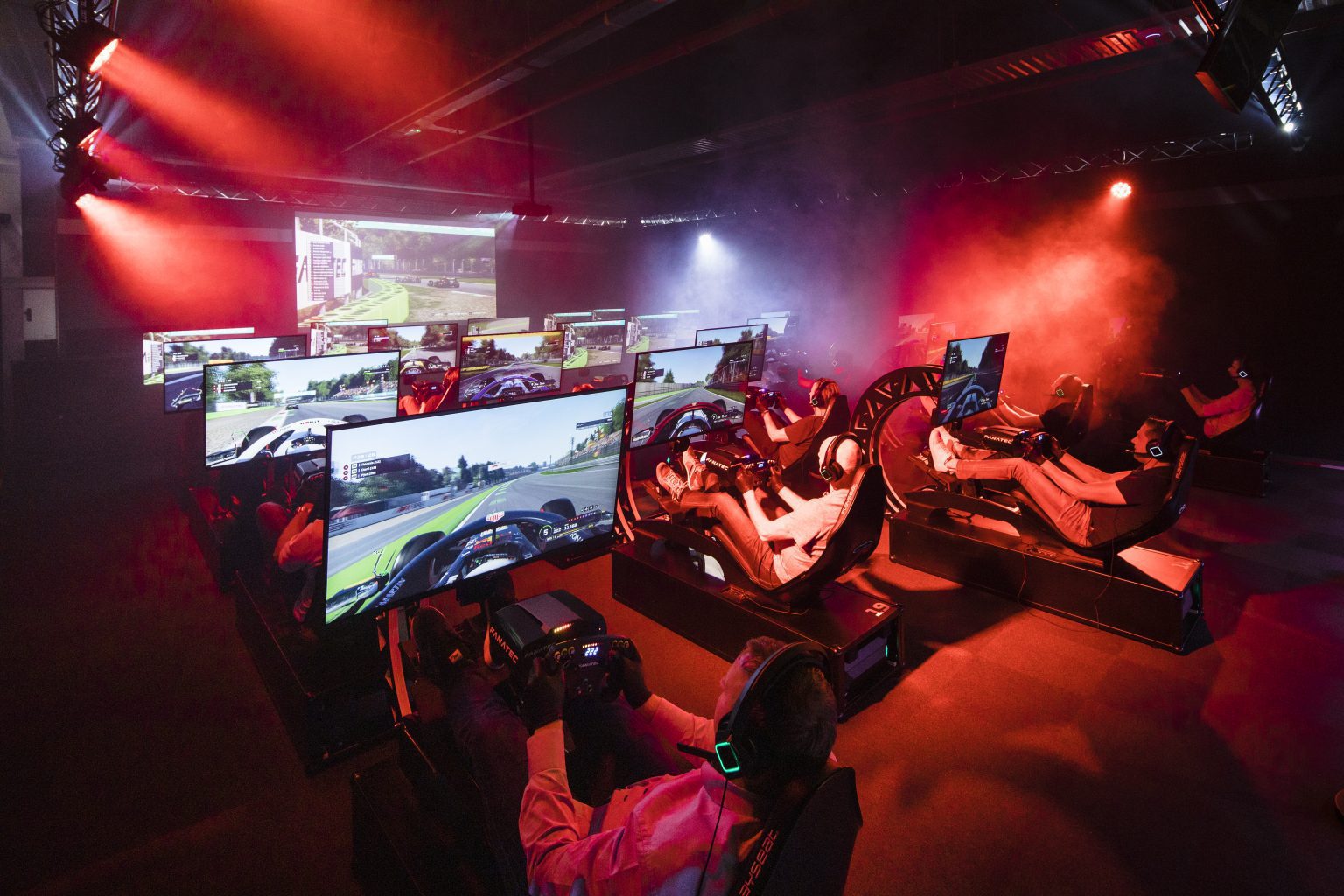 Racesquare Racing Centre | Het spectaculairste uitje!