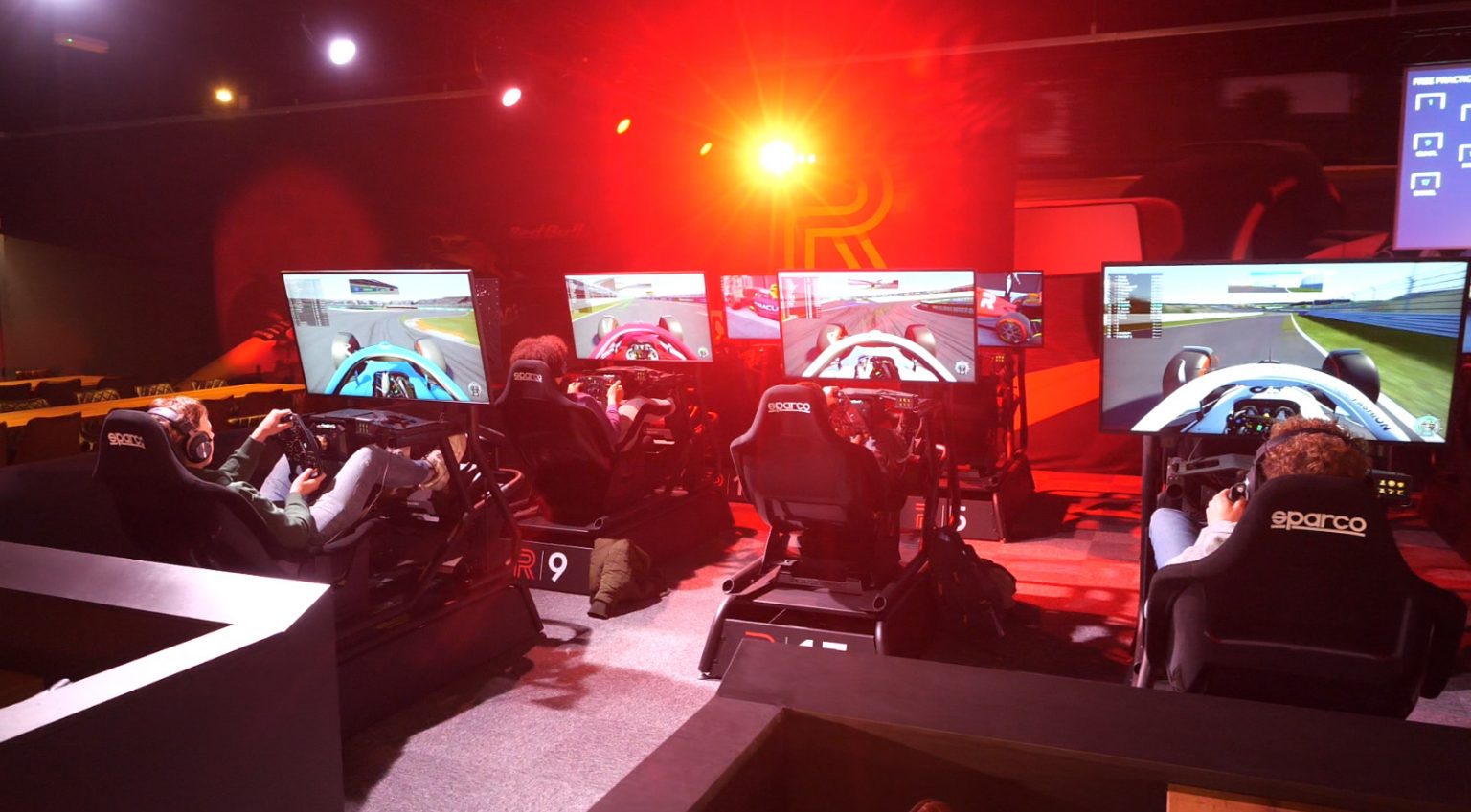 Racesquare Racing Centre | Het spectaculairste uitje!