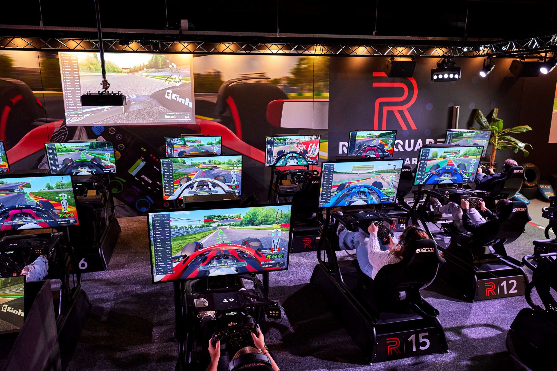 Racesquare Racing Centre | Het spectaculairste uitje!