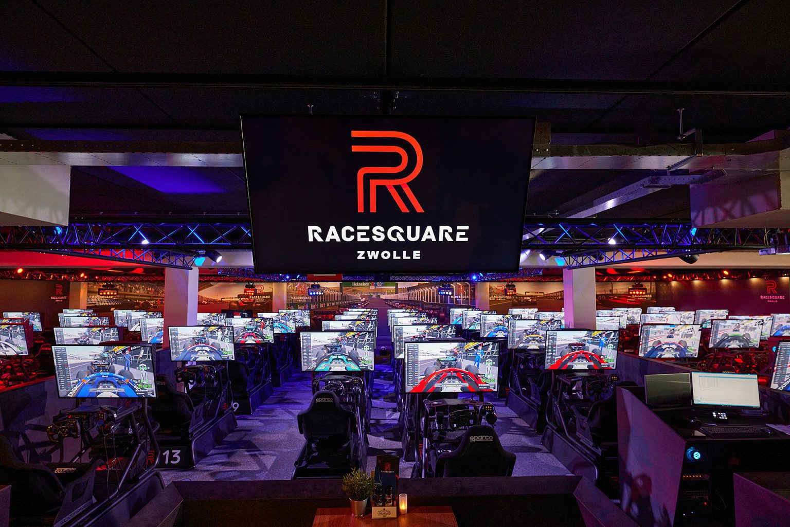 Racesquare Racing Centre | Het spectaculairste uitje!