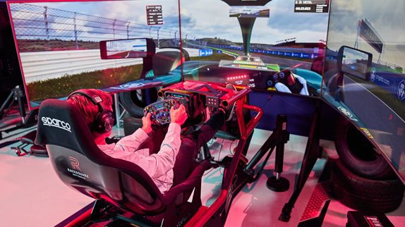 Racesquare Rotterdam - Pak jij pole position? Reserveer!